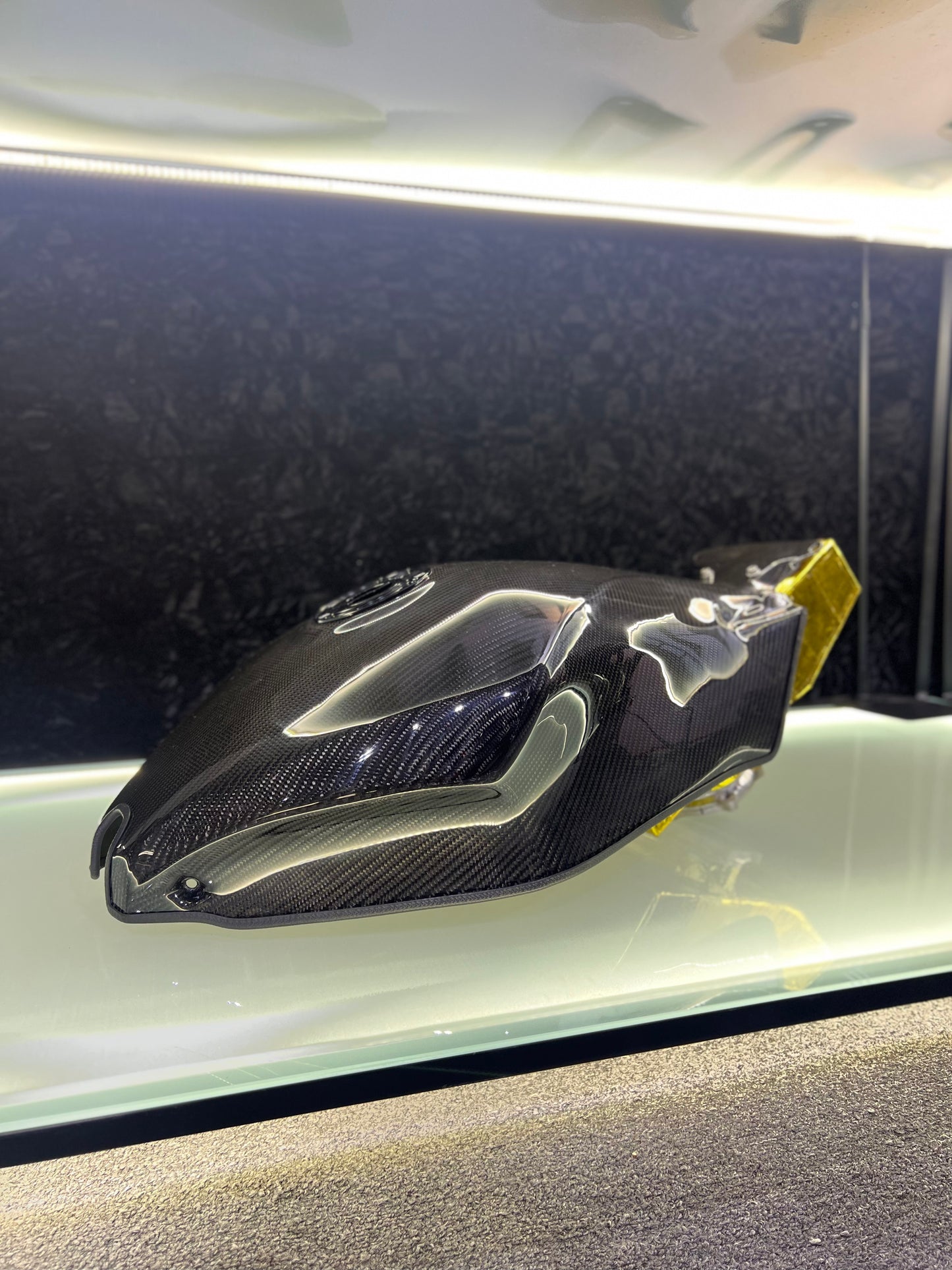 Kawasaki ZX10R/RR 2016+ Low Profile Carbon Fiber Fuel Tank – Motorfix