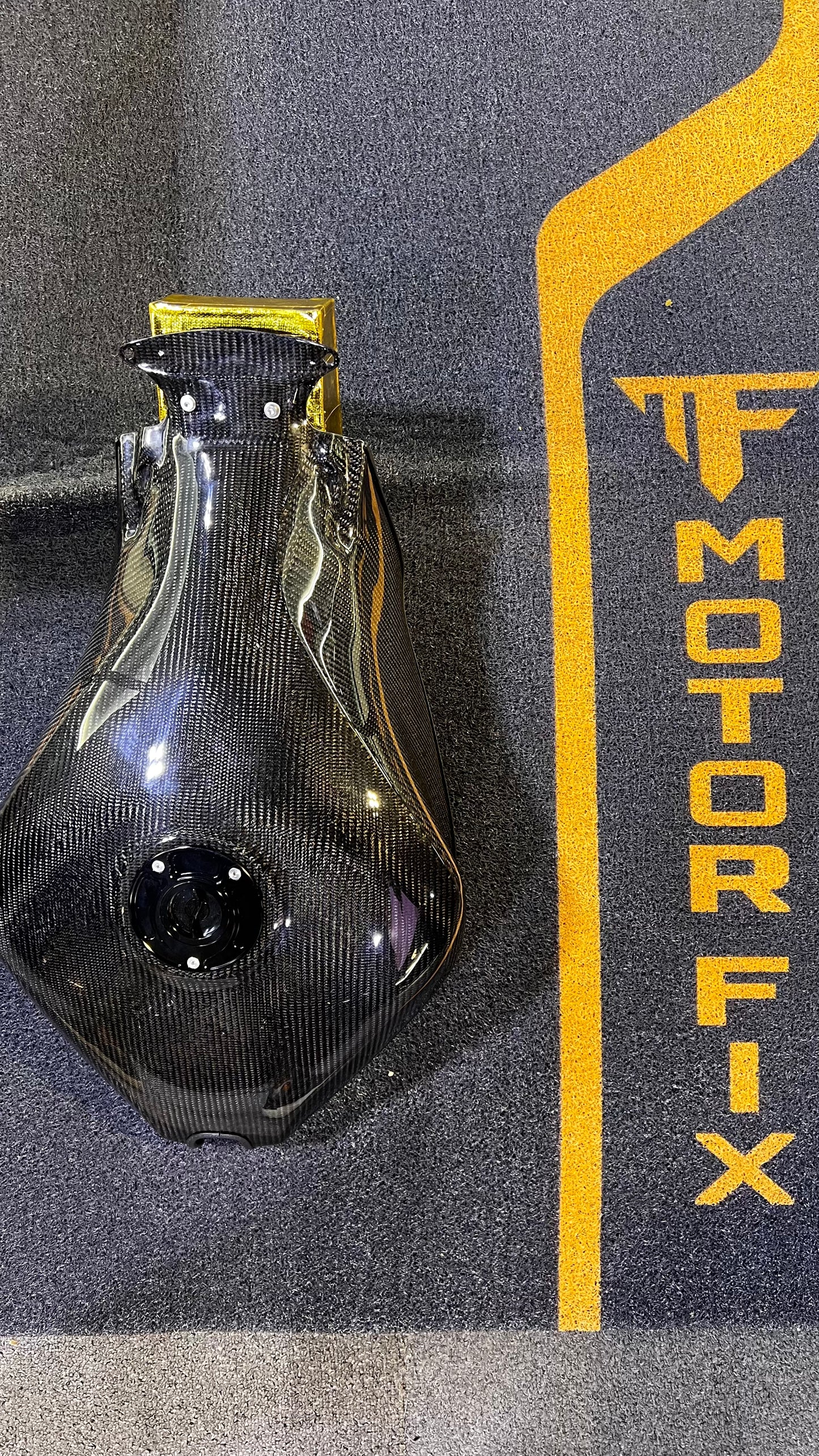 Kawasaki ZX10R/RR 2016+ Low Profile Carbon Fiber Fuel Tank – Motorfix